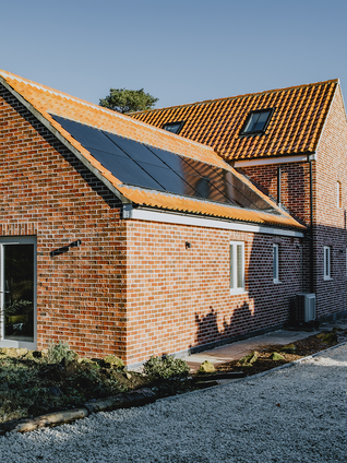 Running a heat pump with solar panels | Daikin