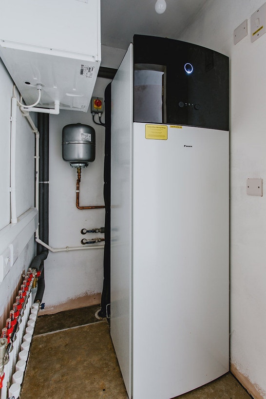 Eco-home scores high with low temperature heat pump installation | Daikin