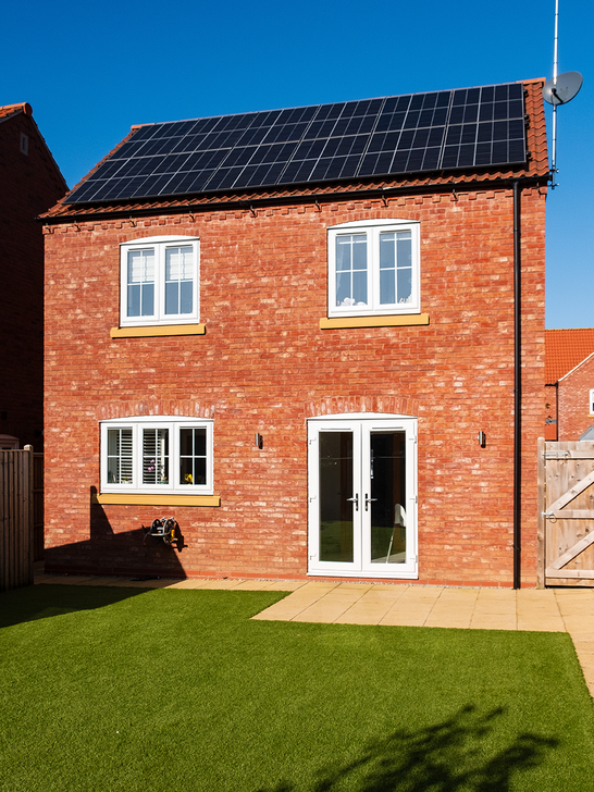 Running a heat pump with solar panels | Daikin